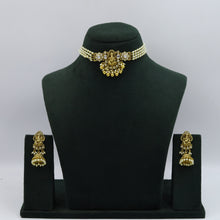 Temple choker store