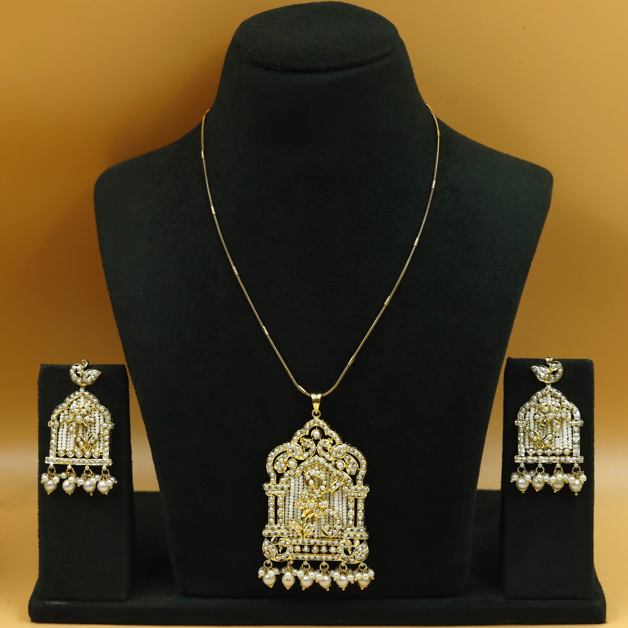 Buy Heavy Pendant Set Online | Dazzles Jewellery