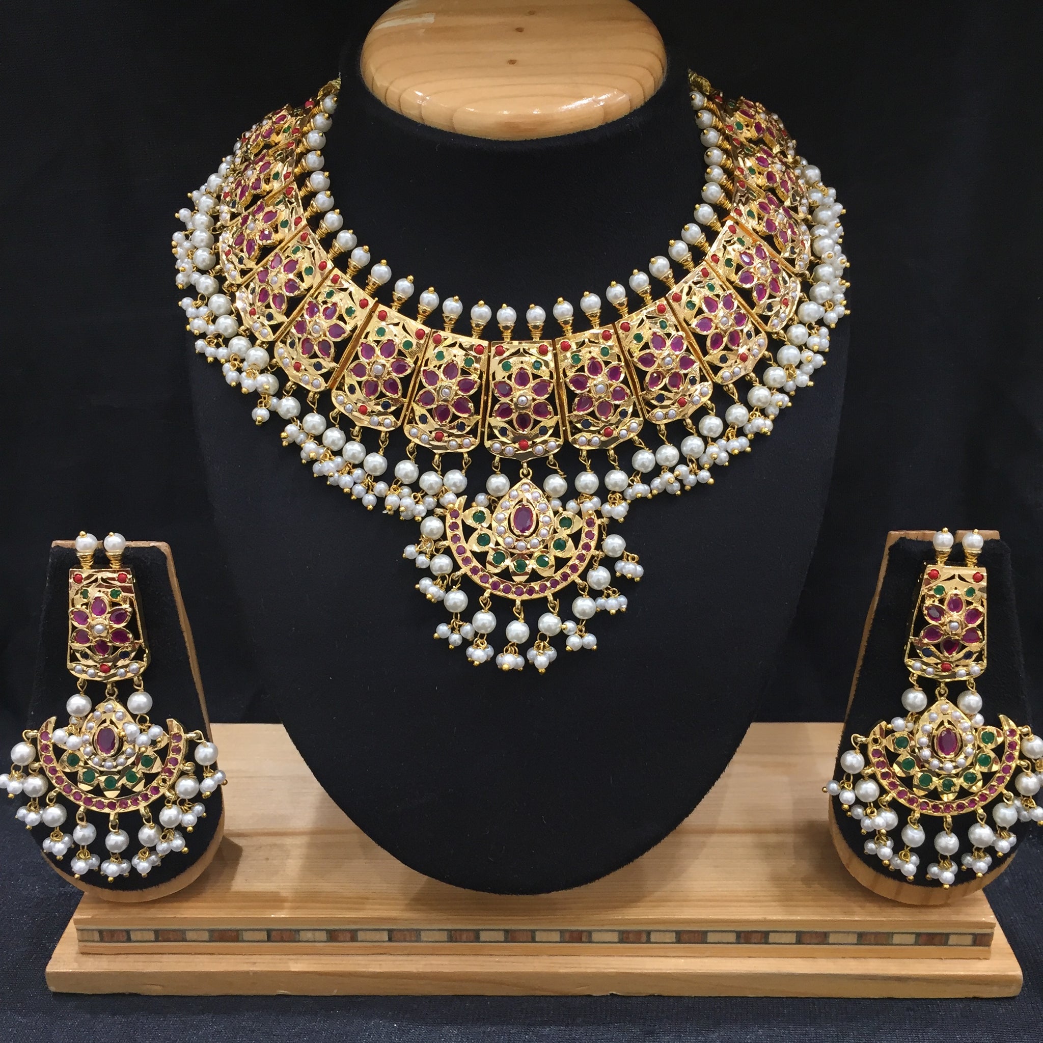 Jadau Necklace Sets – Dazzles Jewellery